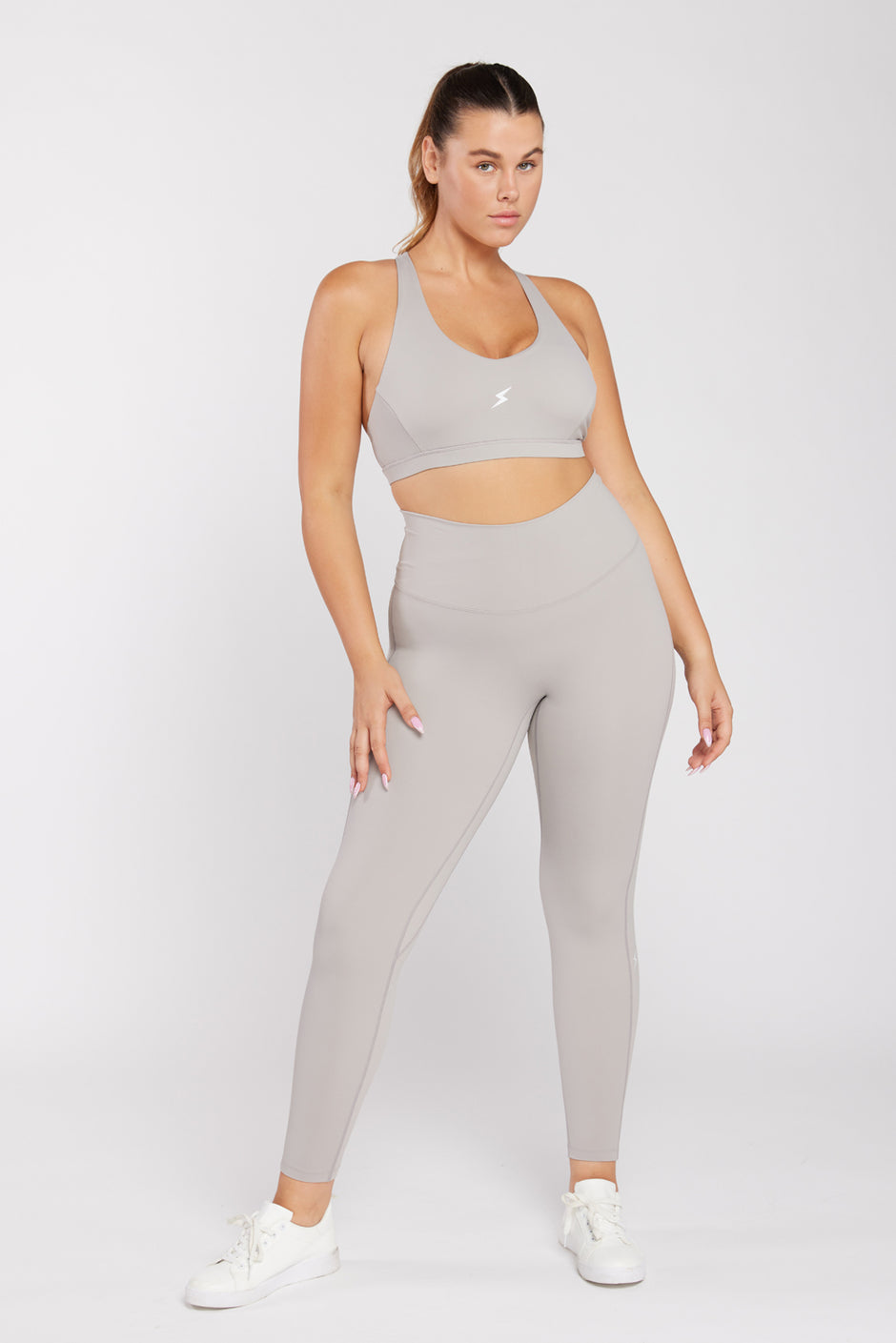 ג'קט Polly בצבע ניוד - Strongful מותג בגדי ספורט לנשים